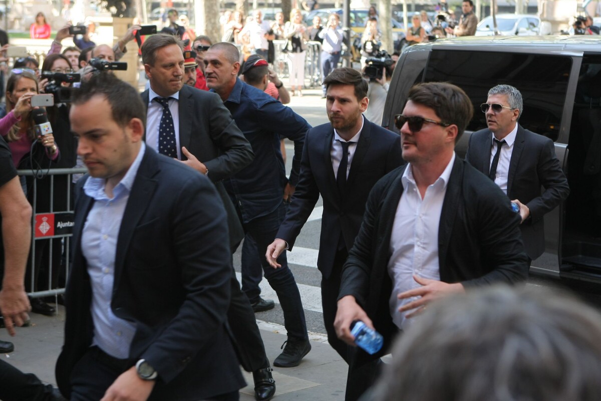 Photo : Lionel Messi et son père Jorge Horacio Messi arrivent au ...