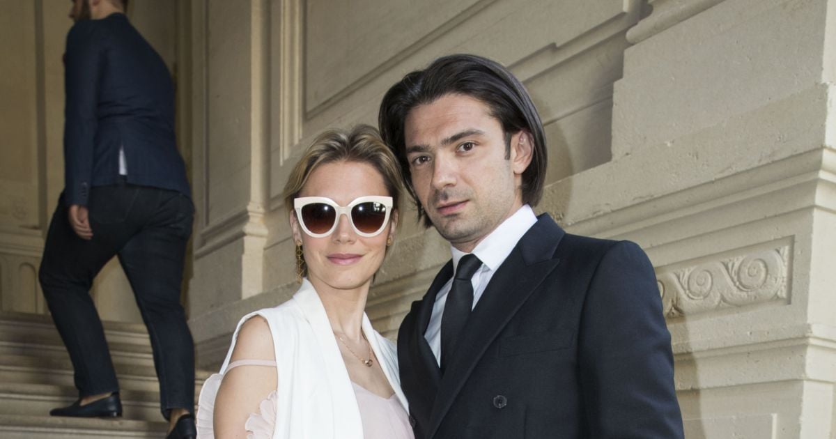 Gautier Capuçon et sa femme Delphine arrivent à l'hôtel Salomon de ...