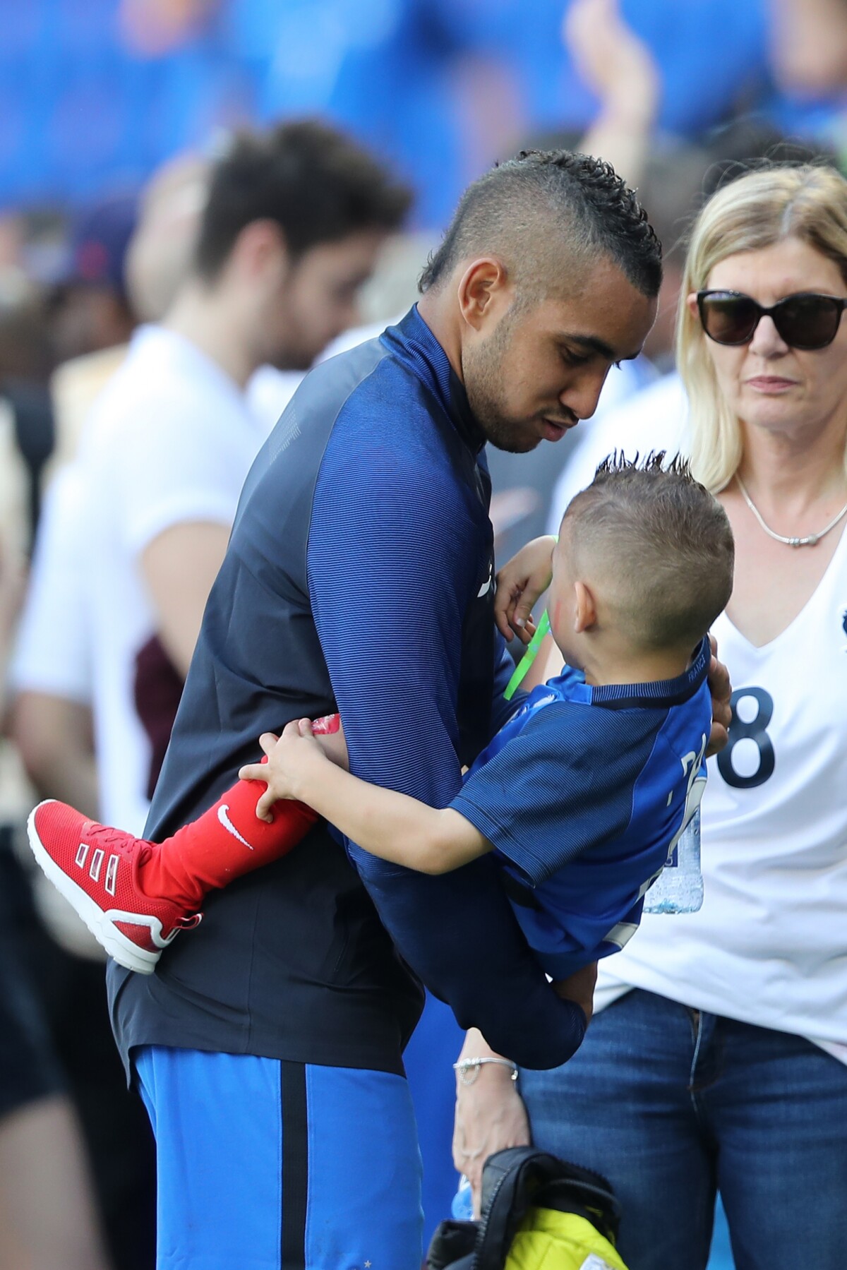 Photo : Dimitri Payet avec son fils Milan lors du match des 8ème de ...