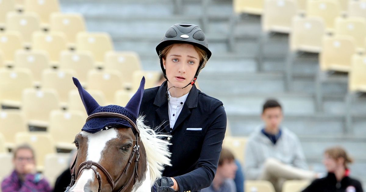 Mathilde Pinault sur Seven Moon's Lion 236 - Prix Jaulin - Longines ...