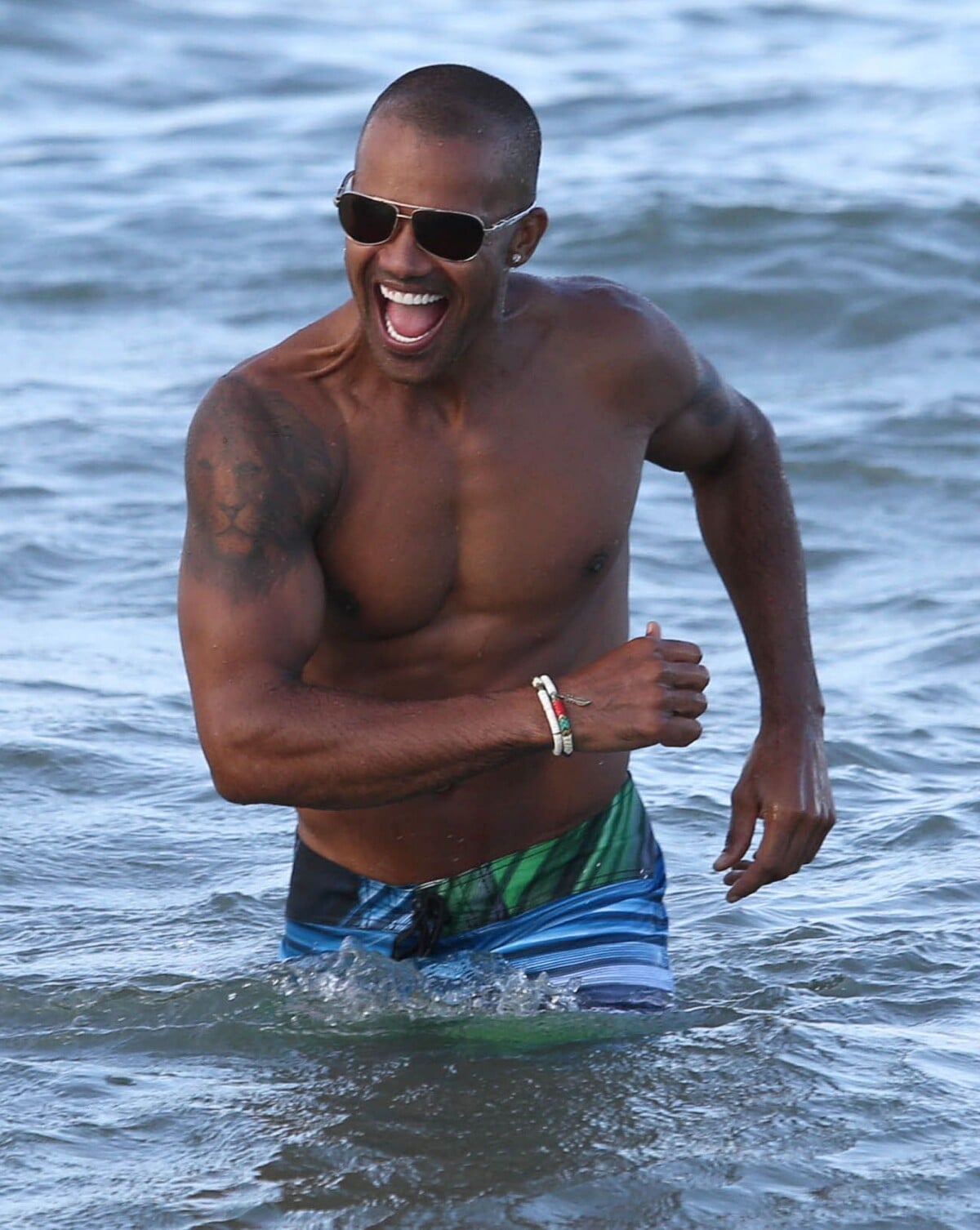 Photo : Exclusif - Shemar Moore profite de la plage avec des amis à Miami, le 3 juillet 2014 ...