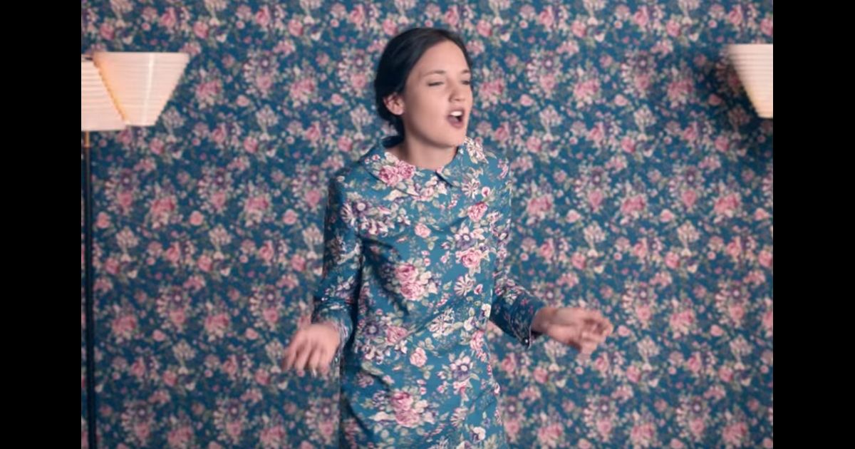 Jain - Come - extrait de l'album Zanaka, produit par Yodelice, juin ...
