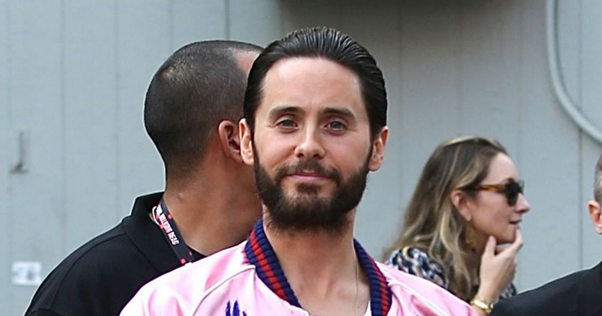 Jared Leto waves to the cameras at Comic Con while promoting Suicide ...