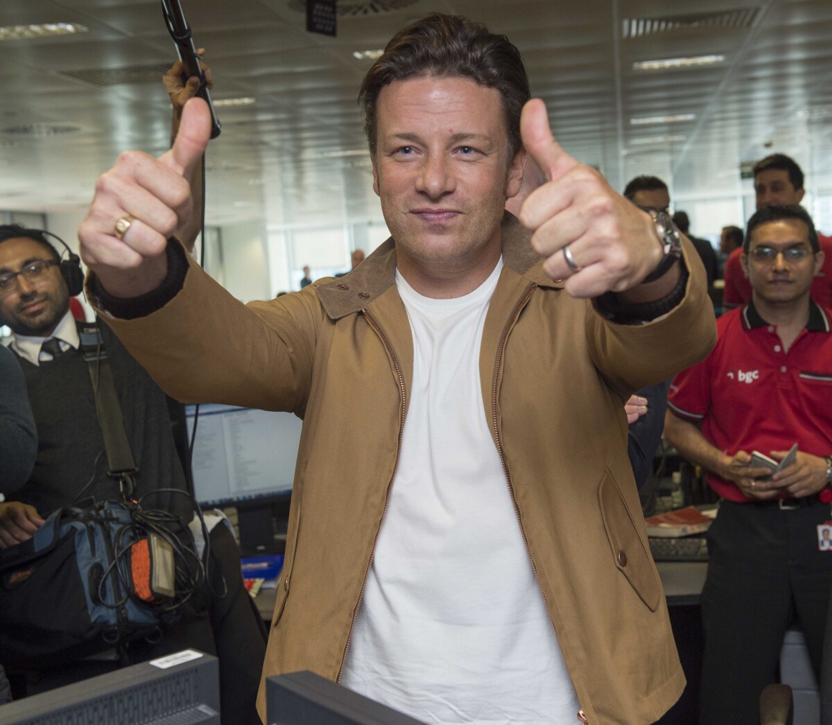 Vidéo : Jamie Oliver - People au "Charity Day BGC 2015" à Londres le 11 ...