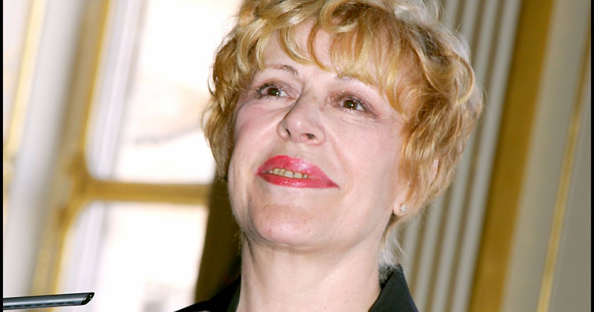 Sylvie Joly à Paris en 2006. - Purepeople