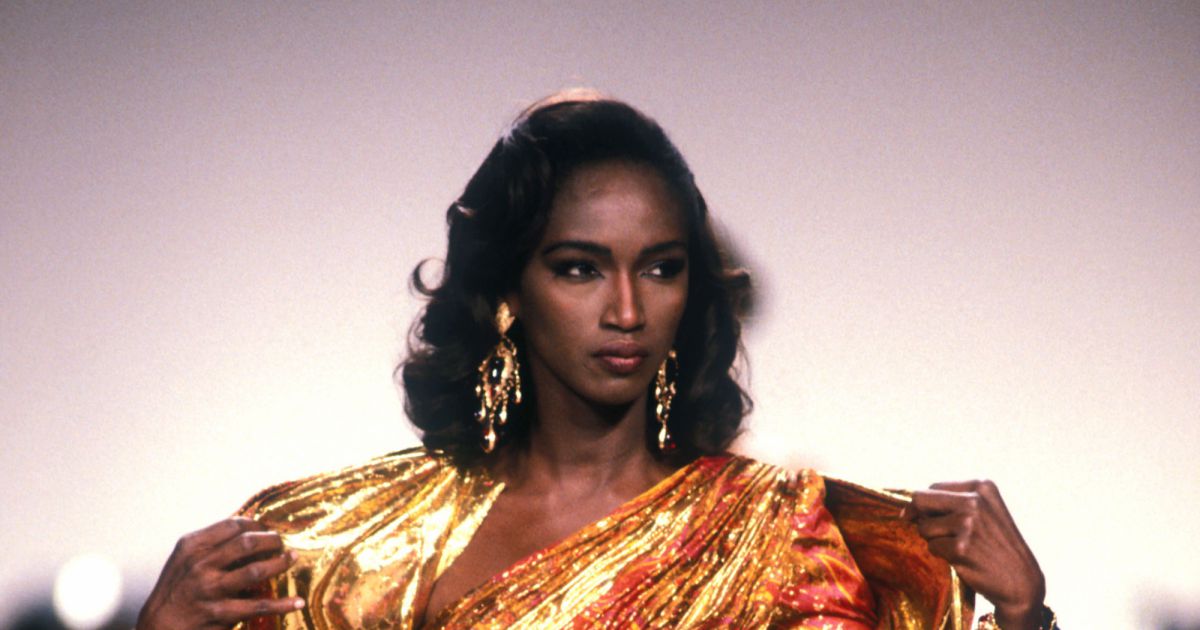 Katoucha Niane défile pour Scherrer. Collection automne-hiver 1991 ...