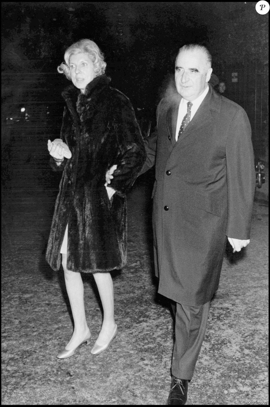 Georges et Claude Pompidou en soirée, image d'archives - Purepeople