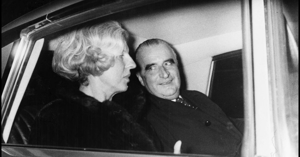 Georges et Claude Pompidou en voiture, images d'archives - Purepeople