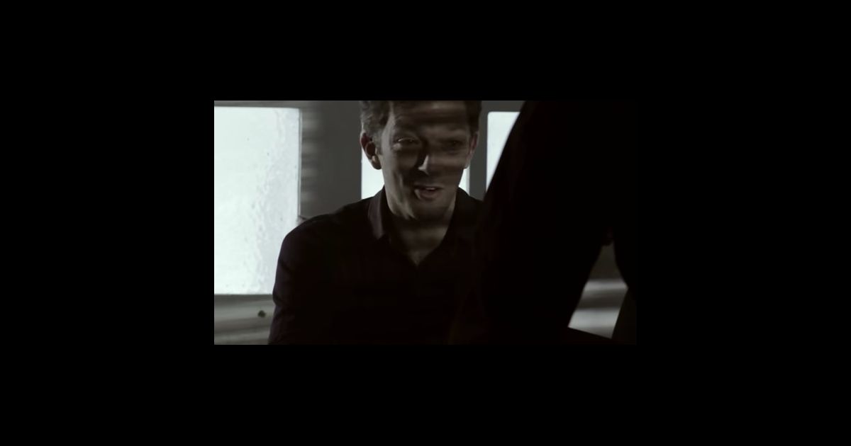 Vincent Cassel dans le clip de Disque De Lumière de Rockin'Squat (frère ...