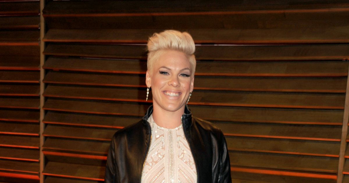 la chanteuse Pink - People à la soirée Vanity fair après les Oscars ...