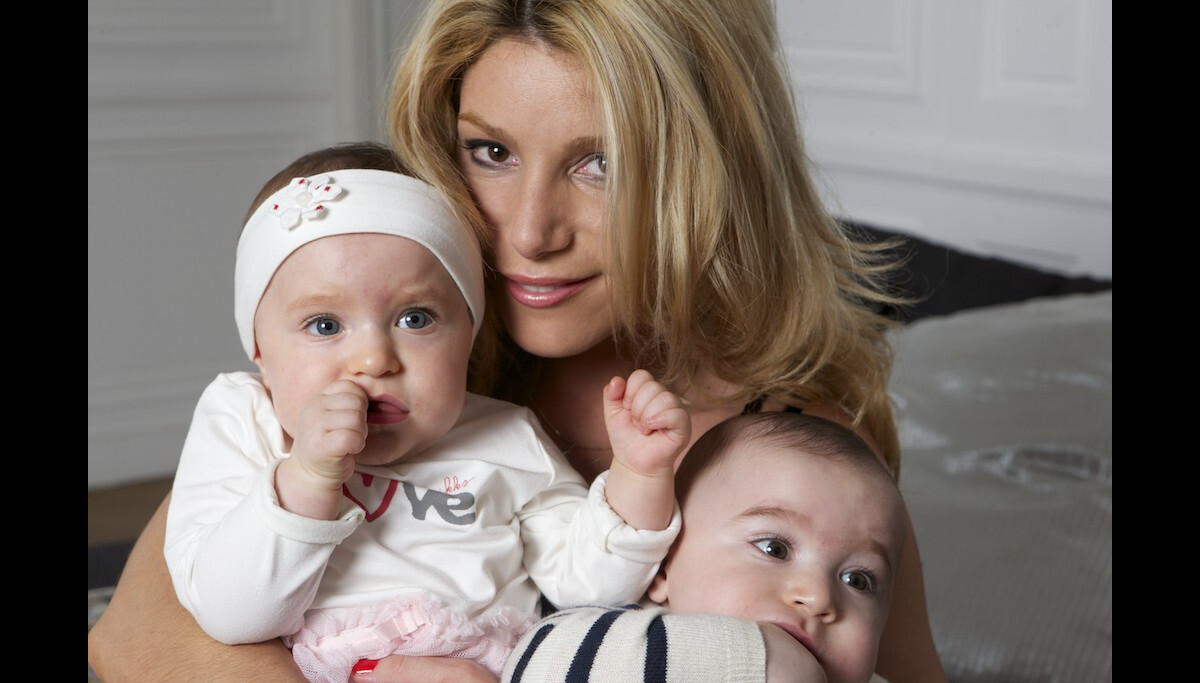 Photo : Exclusif - Lola Marois et ses adorables jumeaux Jules et Bella ...