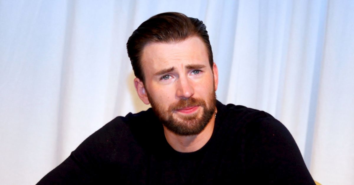 Chris Evans lors de la Conférence de presse avec les acteurs du film ...