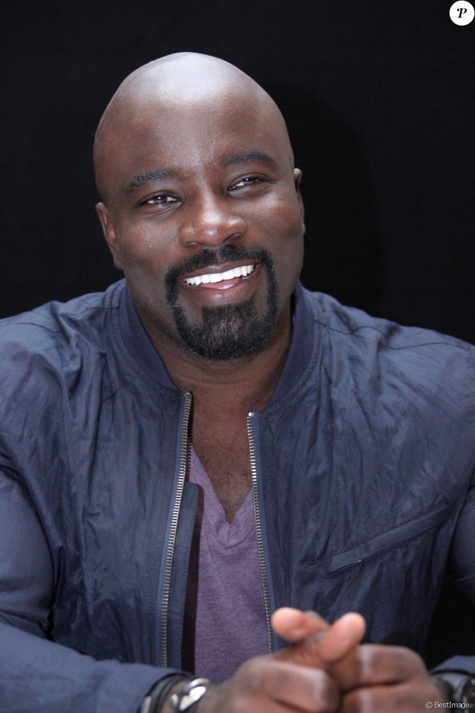 Mike Colter, en conférence de presse pour la série Luke Cage. Le 21 ...