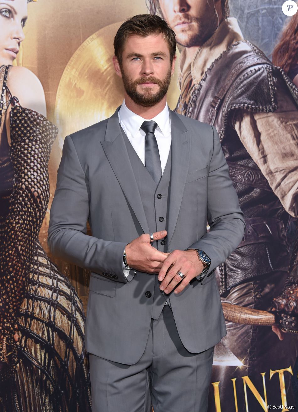 Chris Hemsworth lors de la première de The Huntsman Winter's War ...