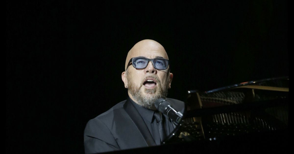 Pascal Obispo lors de la 4ème édition de La Nuit de la Déprime proposé ...