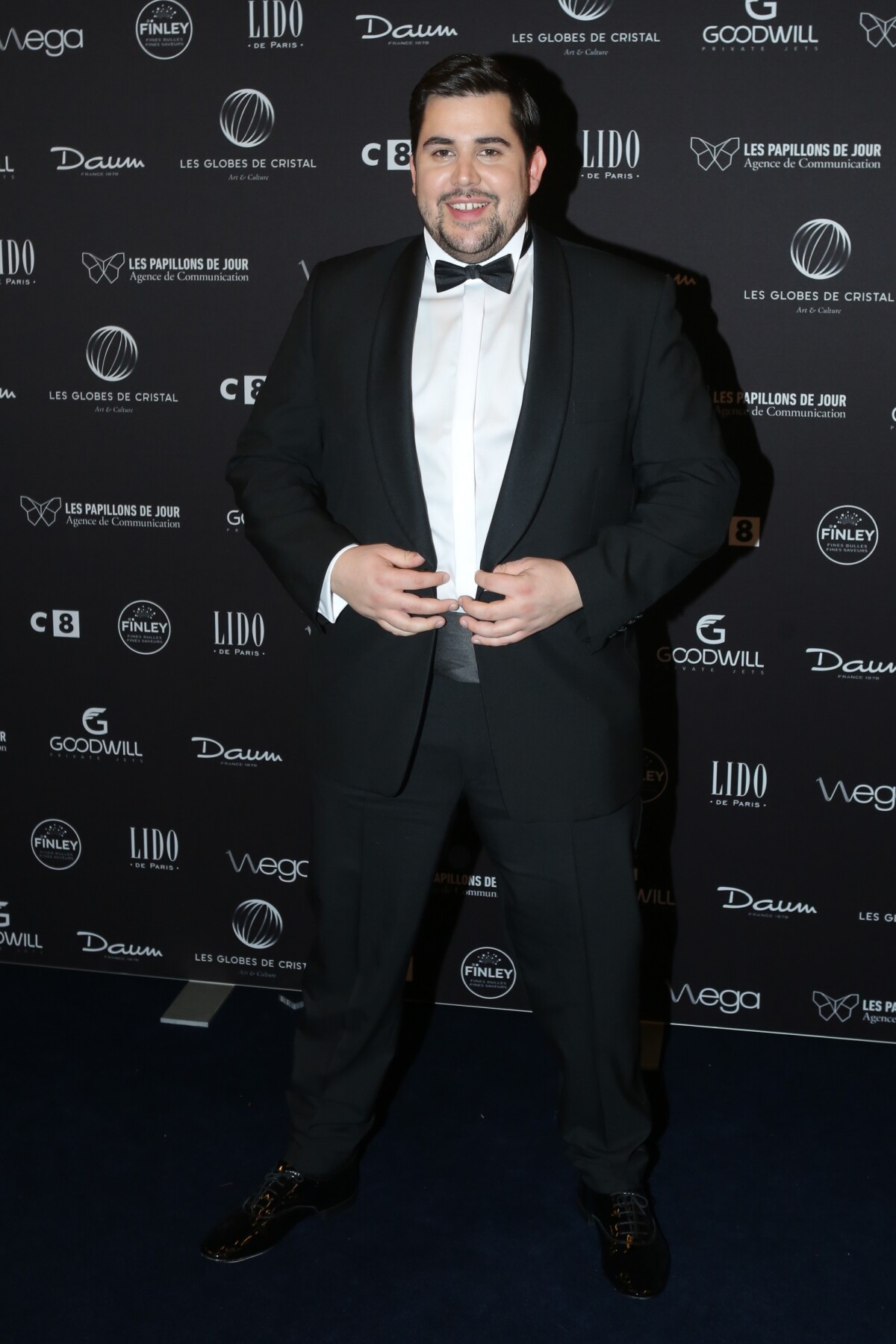 Photo : L'humoriste Artus au photocall de la 11ème cérémonie des Globes ...