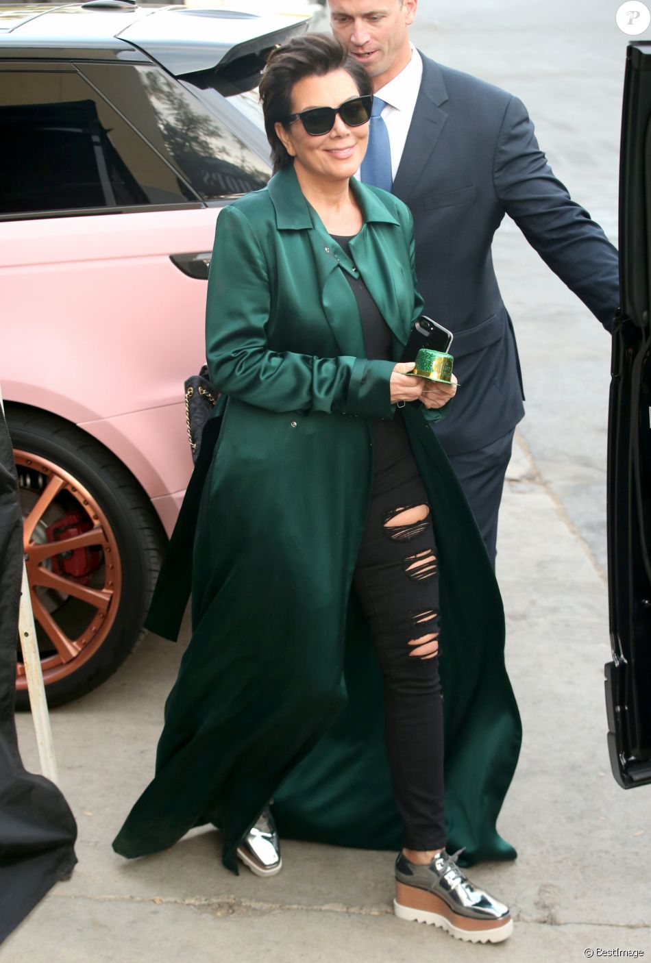 Kris Jenner (habillée en vert pour la St Patrick) - La famille ...