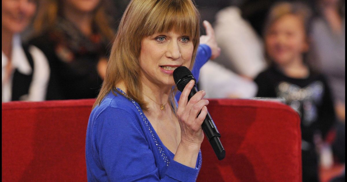 La chanteuse Stone - Enregistrement de l'émission Vivement dimanche en ...