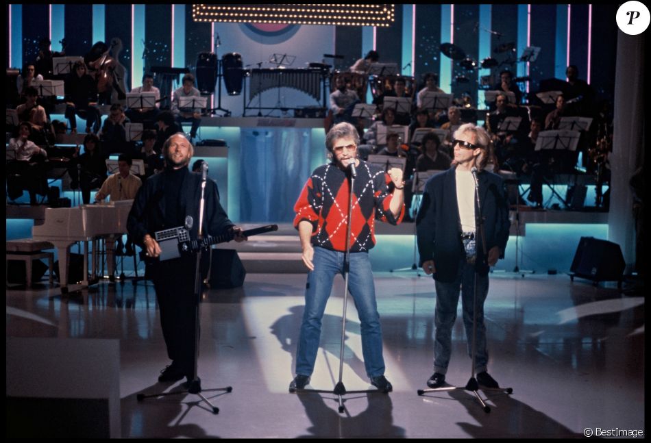 Les Bee Gees à Paris en 1987. - Purepeople