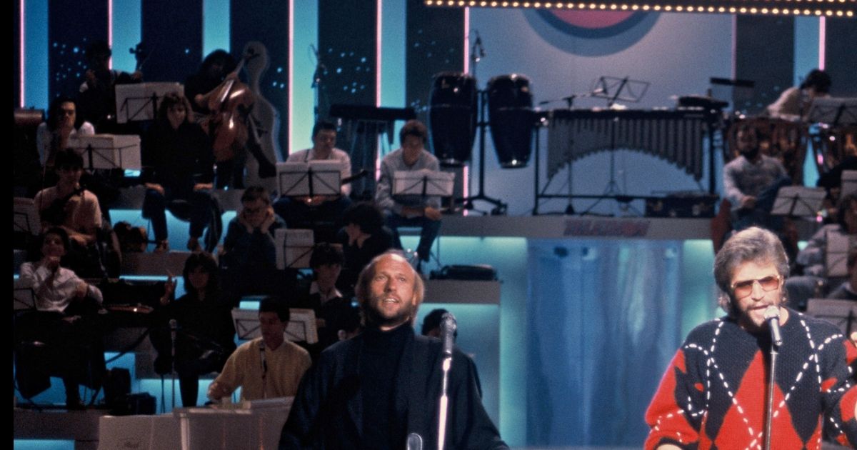 Les Bee Gees à Paris en 1987. - Purepeople