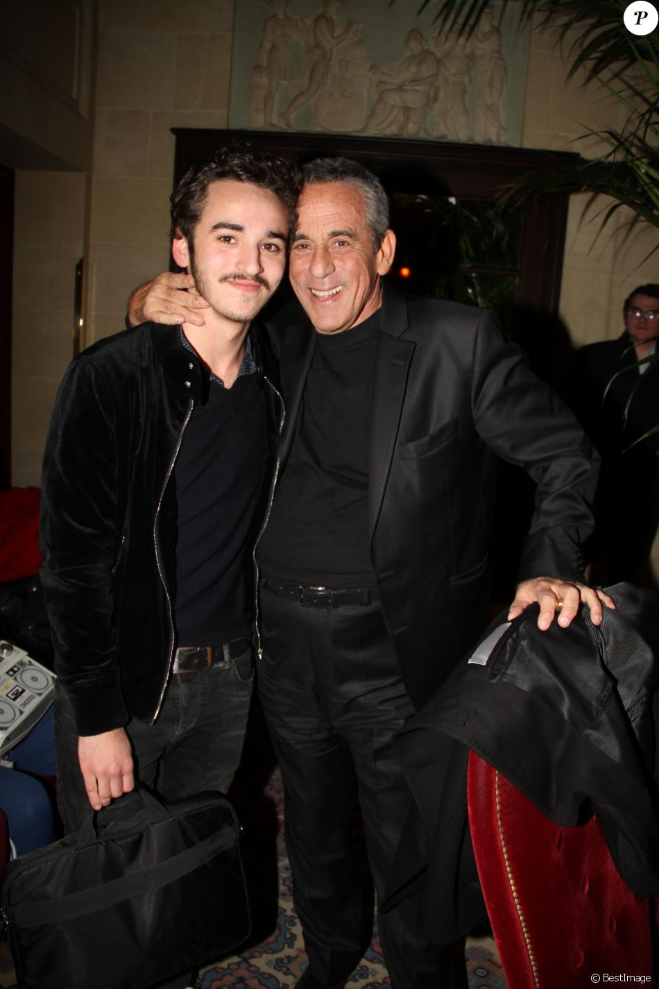 Thierry Ardisson et son fils Gaston Ardisson lors du cocktail de ...