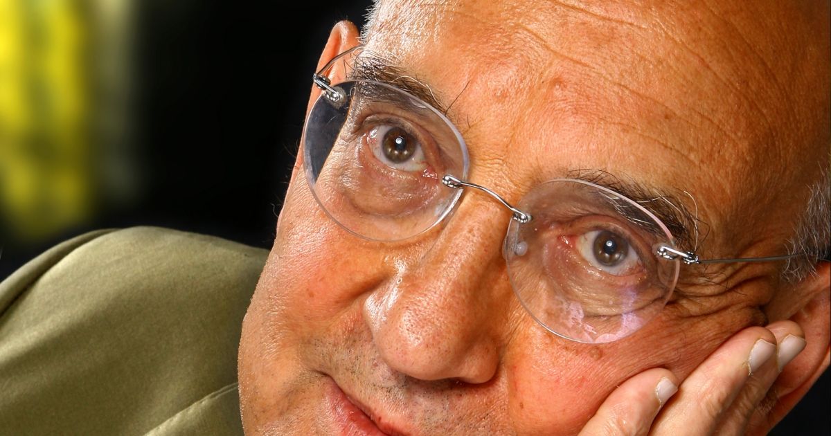 Max Gallo - Portrait réalisé en 2012 - Purepeople