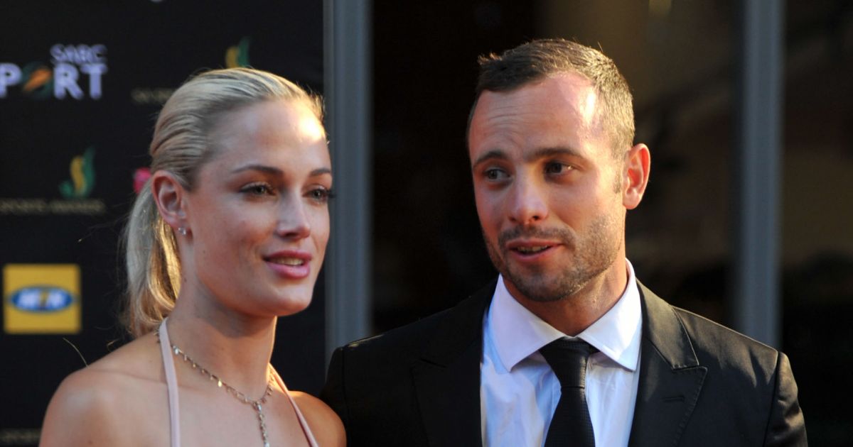 Oscar Pistorius et sa compagne Reeva Steenkamp à Johannesburg. Novembre ...