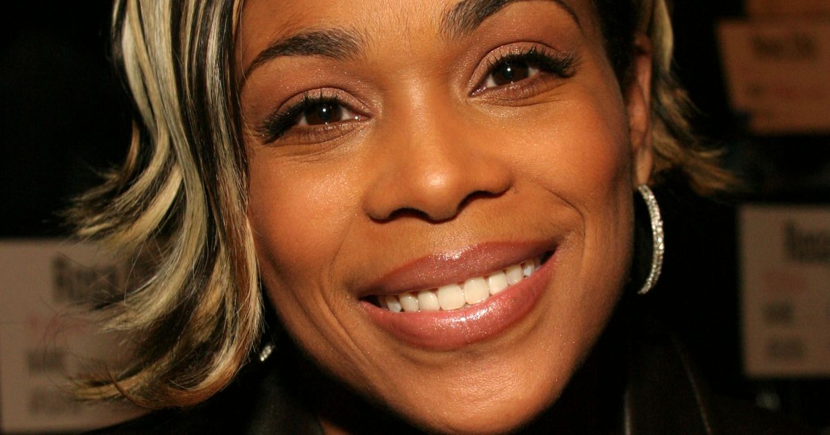 Tionne Watkins (du groupe TLC) à la Fashion Week de New York en 2003 ...