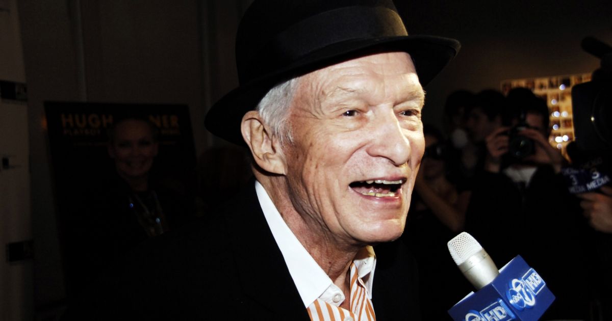 Hugh Hefner à la première du film documentaire le consacrant Hugh ...