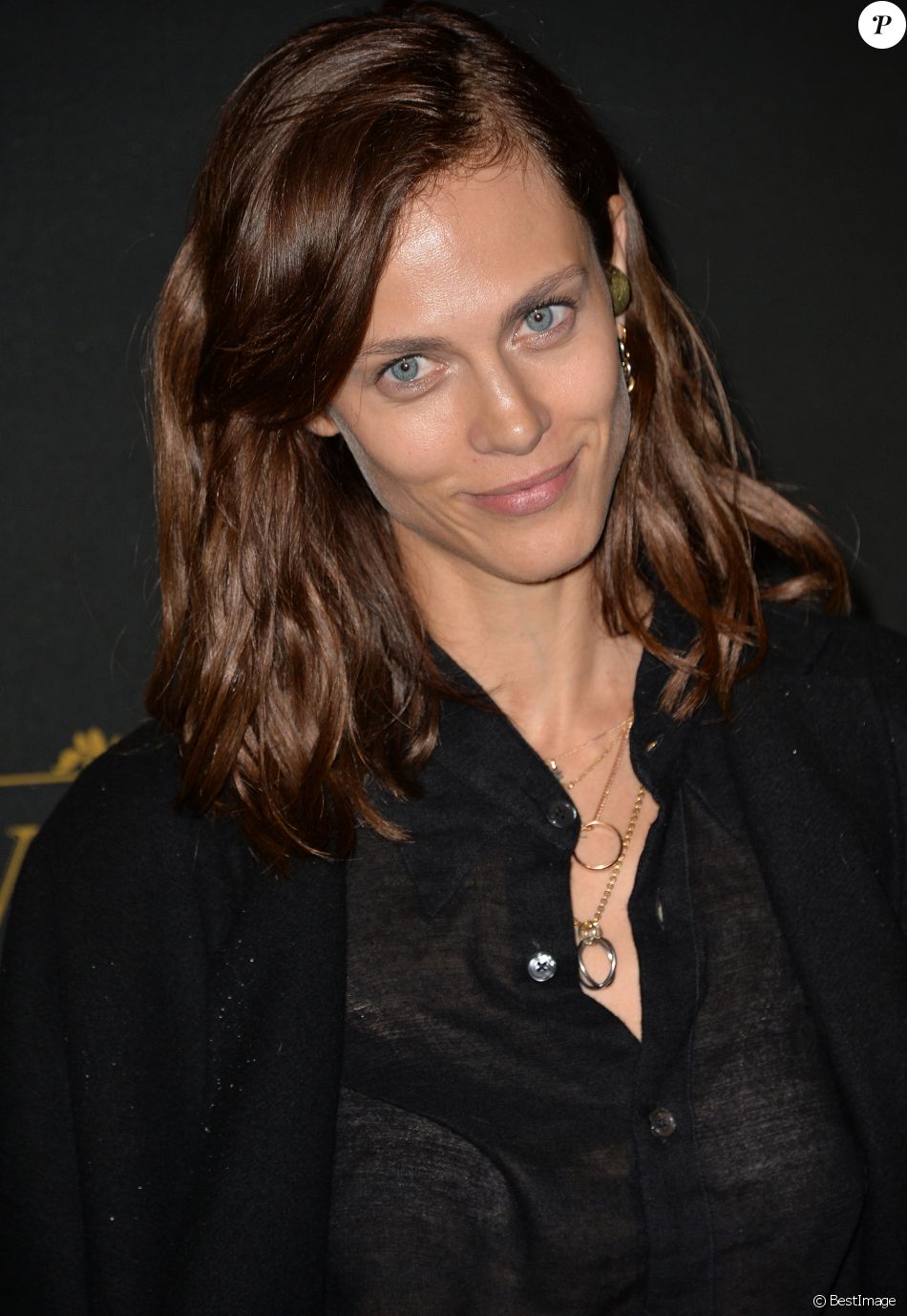 Aymeline Valade - Vogue Paris présente l'inauguration privée de l ...