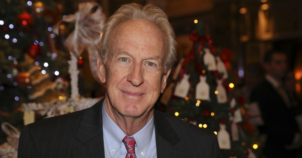 Mike Powers - 13ème édition de la vente aux enchères des Sapins d ...