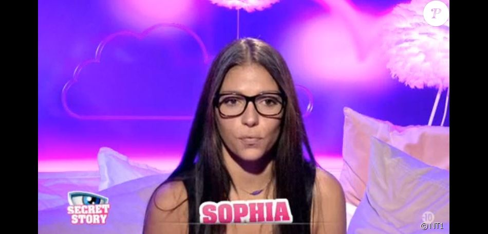 Sophia dans le confessionnal - Secret Story 10, sur NT1. Le 7 septembre ...