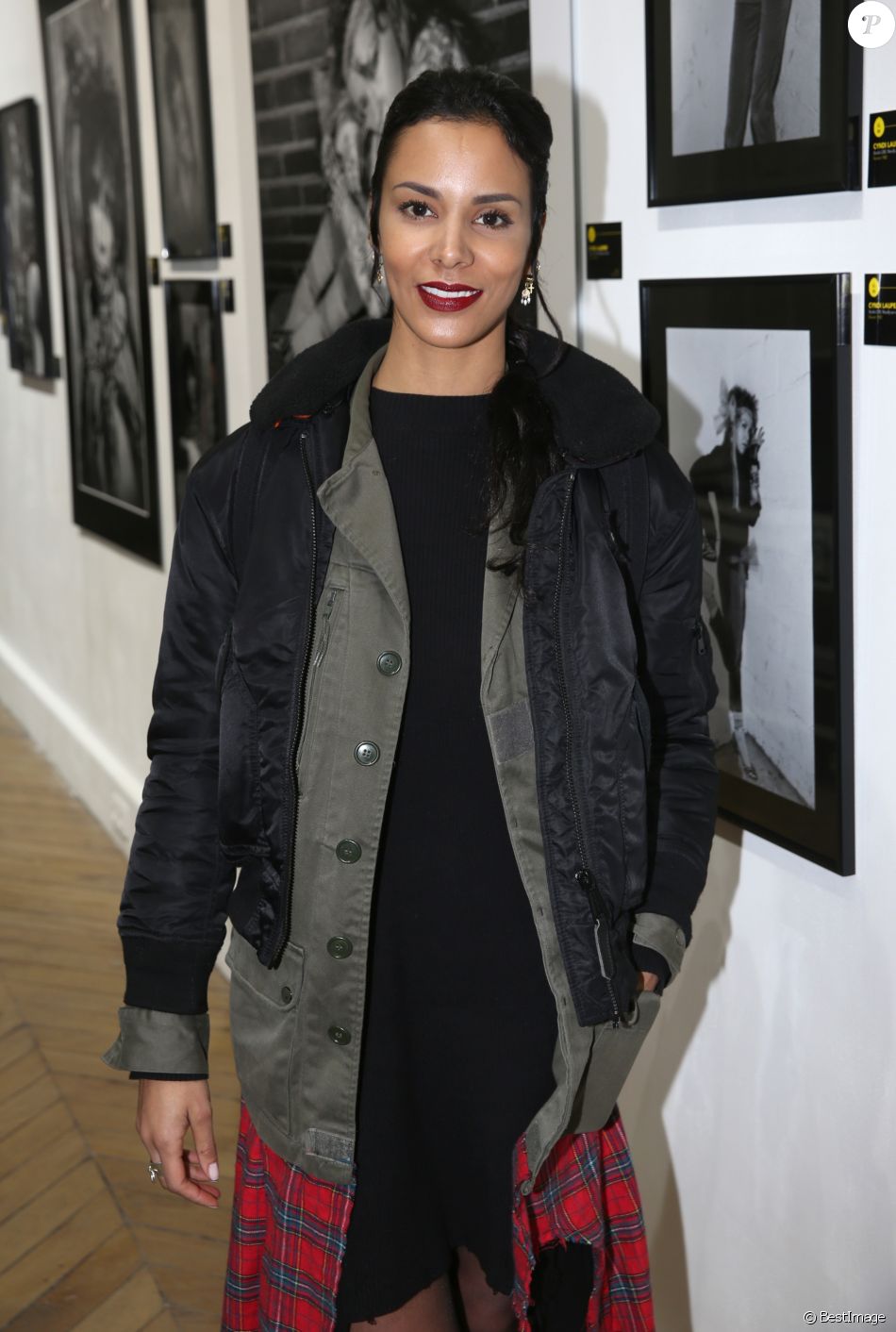 La chanteuse Shy'm - Vernissage de l'exposition The Spirit of Rock du ...