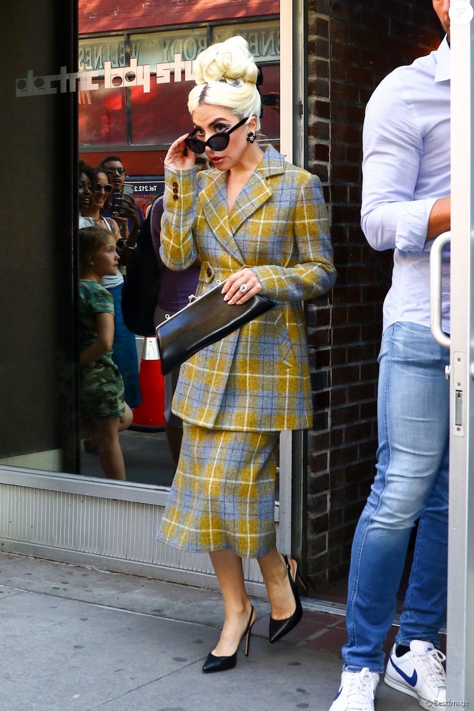 Lady Gaga à la sortie du studio d'enregistrement Electric Lady à New ...