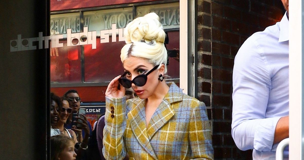 Lady Gaga à la sortie du studio d'enregistrement Electric Lady à New ...