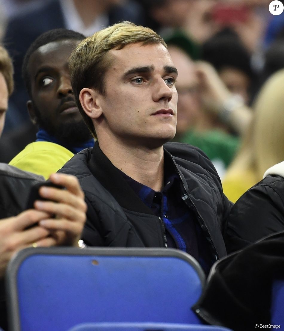 Antoine Griezmann - People assistent au match de basket de la NBA entre ...