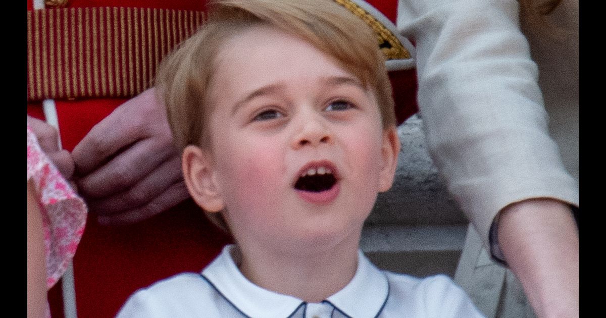 Le prince George de Cambridge au balcon de Buckingham Palace lors de la ...
