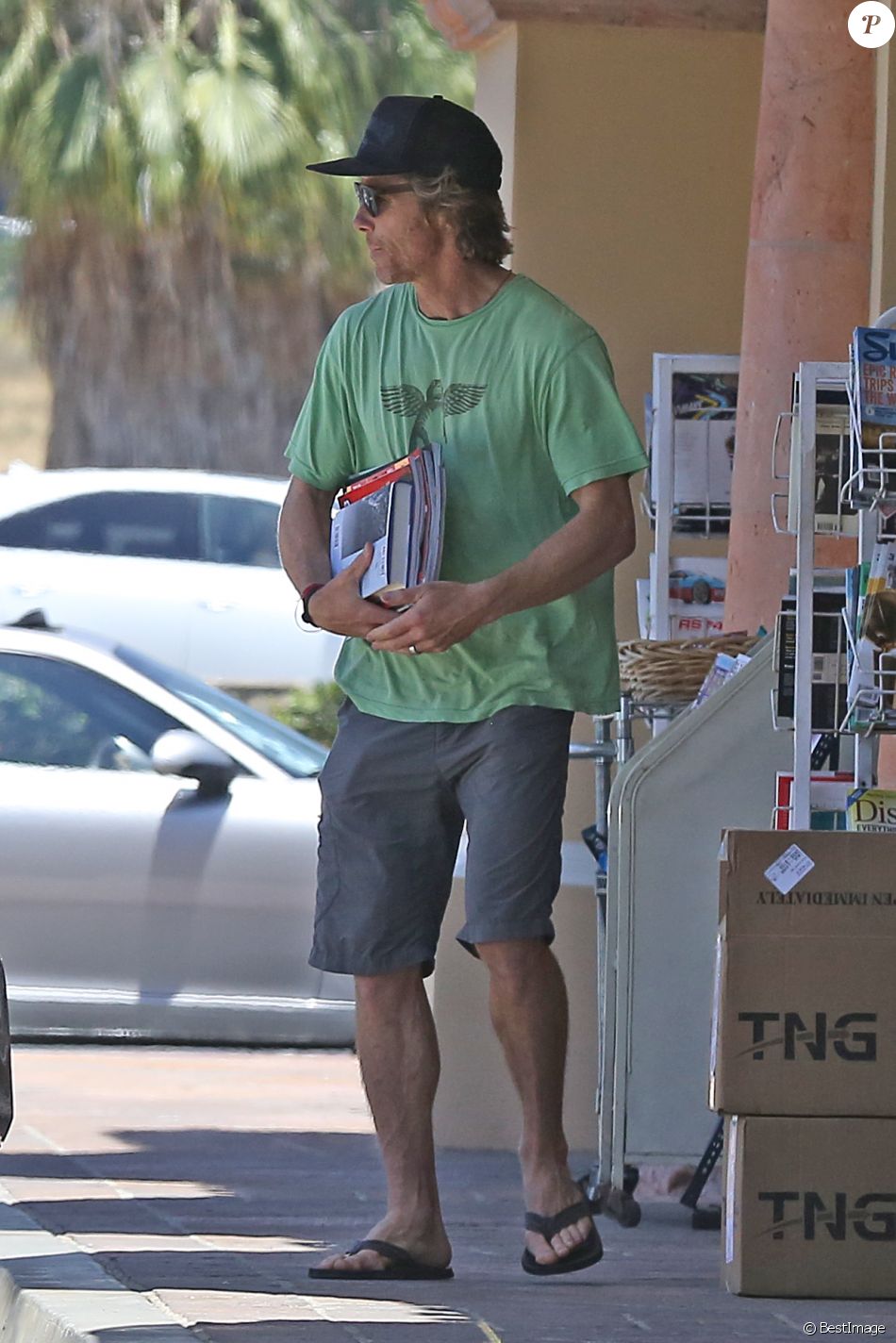 Exclusif - Danny Moder fait des courses avec ses enfants Phinnaeus et ...