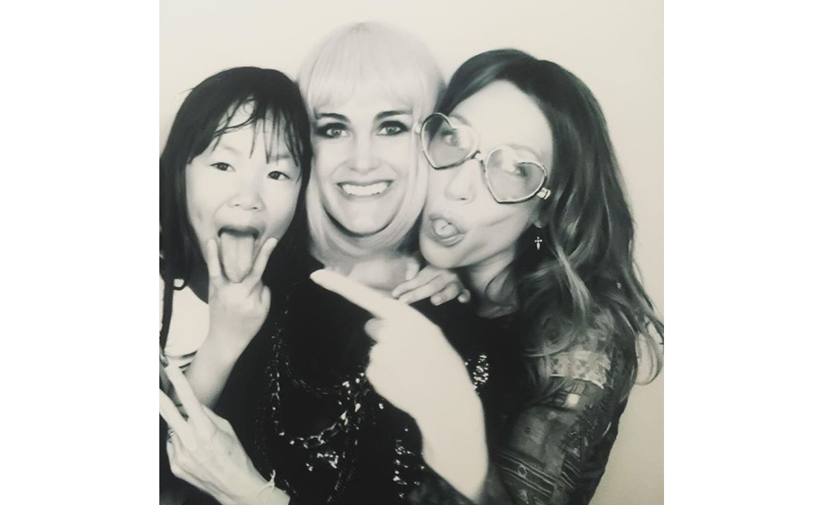 Vidéo : Joy et Laeticia Hallyday avec Laura Smet sur une photo publiée ...