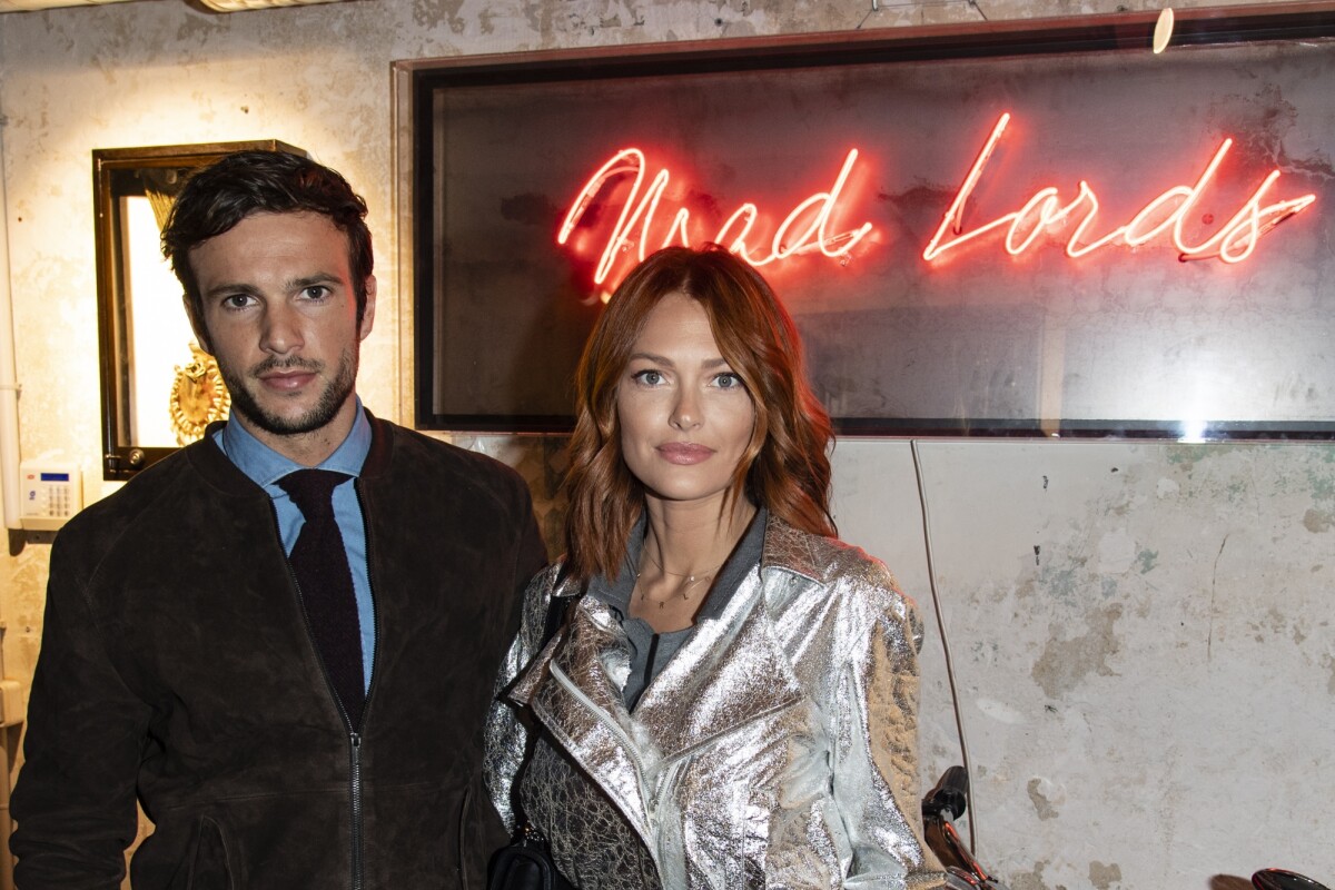 Photo : Exclusif - Hugo Philip et sa compagne Caroline Receveur lors du ...