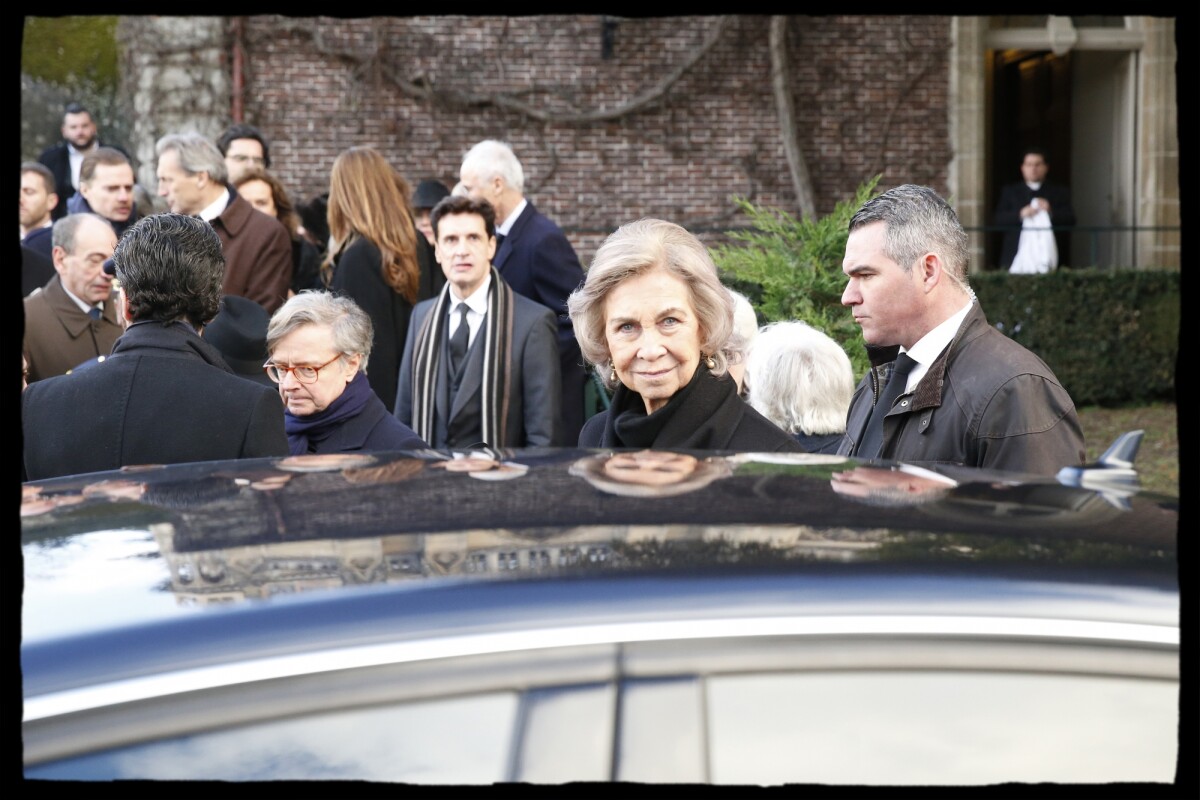 Photo : Sofia d' Espagne - Obsèques du comte de Paris en la chapelle ...