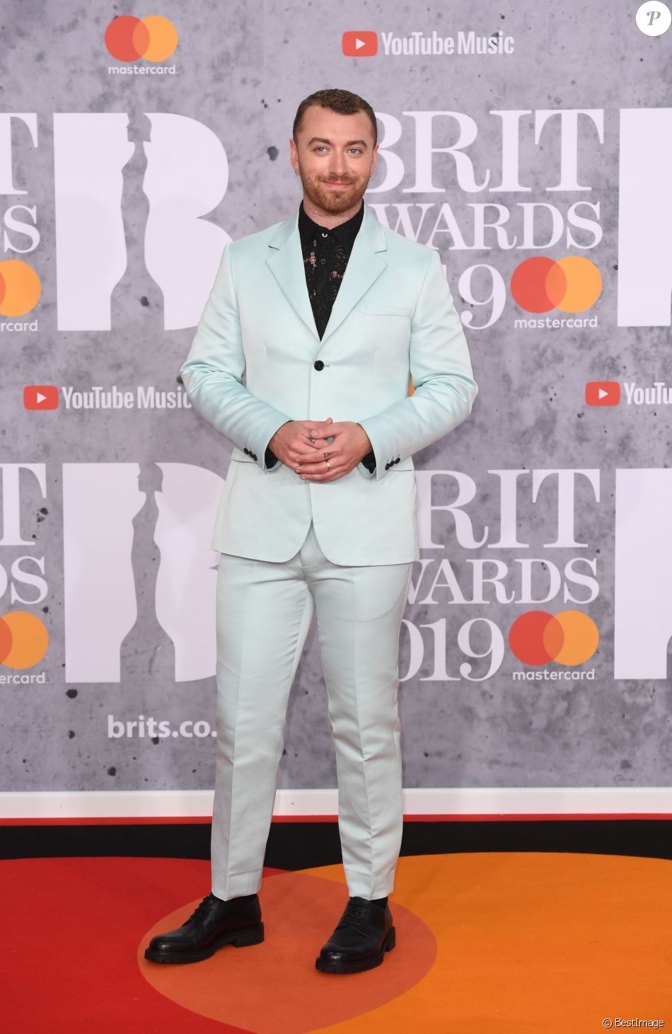 Sam Smith au photocall de la cérémonie des Brit Awards 2019 à l'O2 ...