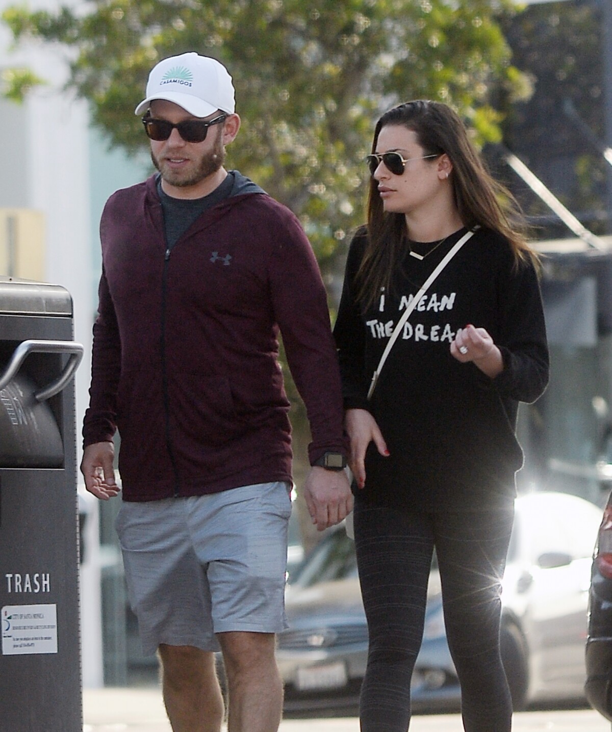 Photo : Exclusif - Lea Michele et son fiancé Zandy font du shopping à ...