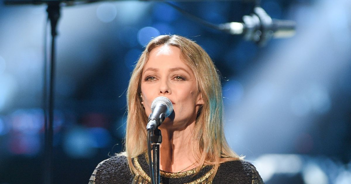 Vanessa Paradis lors de la cérémonie des 34e Victoires de la Musique à ...