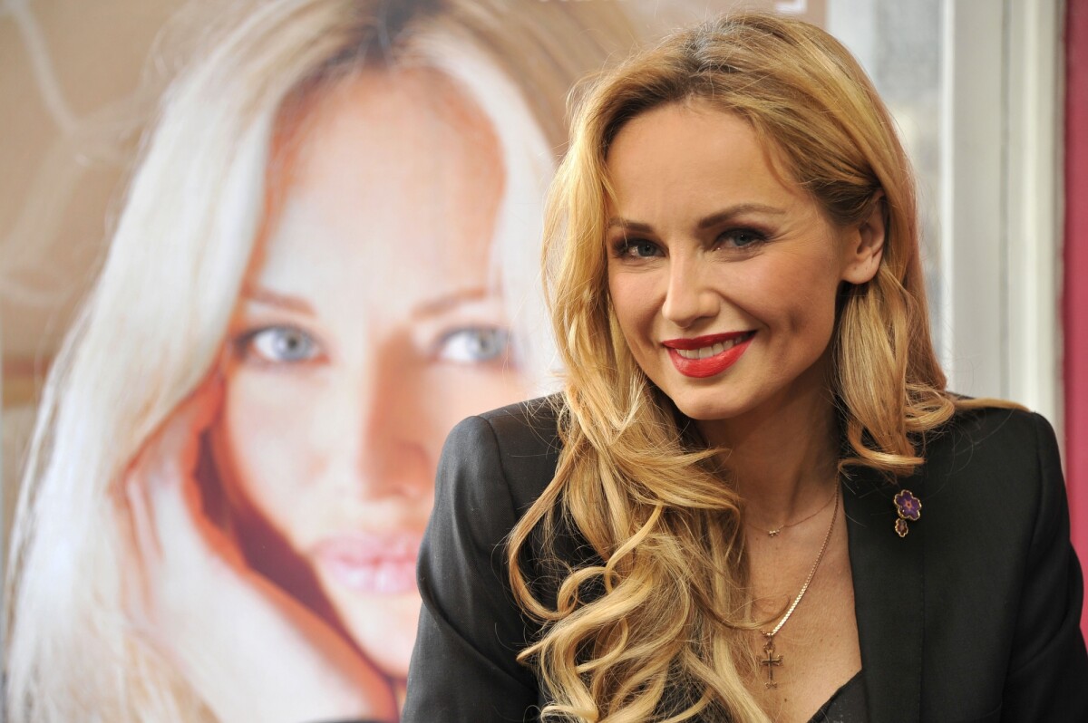 Photo : Le célèbre mannequin slovaque, Adriana Karembeu Ohanian a ...