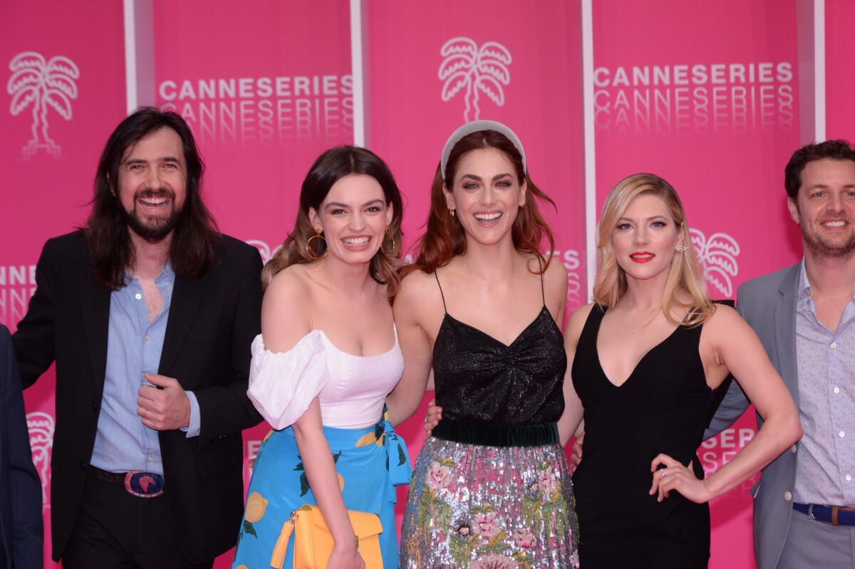 Photo : Robin Coudert aka Rob, Emma Mackey, Miriam Leone, Katheryn ...