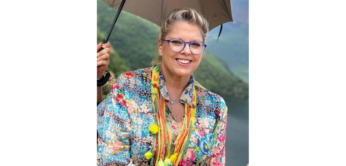 Photo : Laurence Boccolini radieuse en Afrique du Sud pour le tournage ...