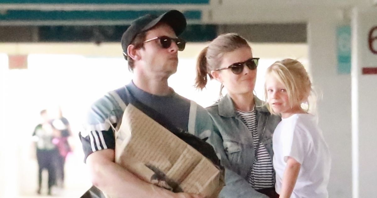 Exclusif - Jamie Bell est allé faire du shopping au centre commercial ...