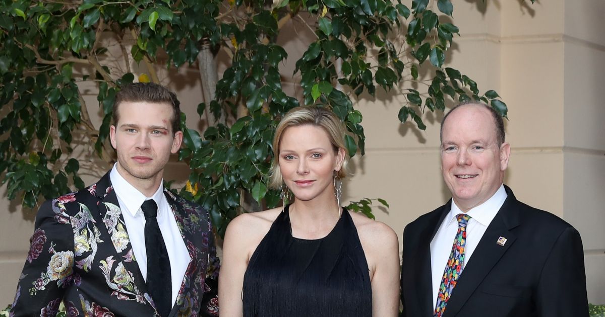 Oliver Stark avec la princesse Charlene et le prince Albert II de ...