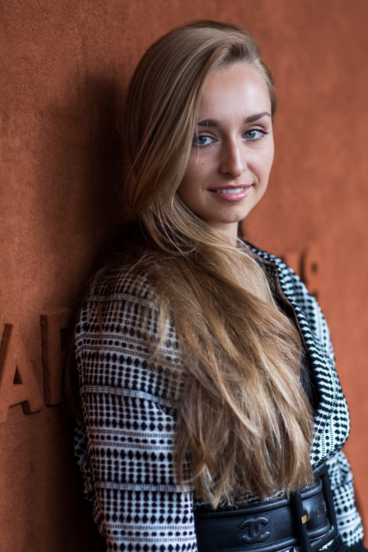 Photo : Emma Smet - People au village des Internationaux de Tennis de ...